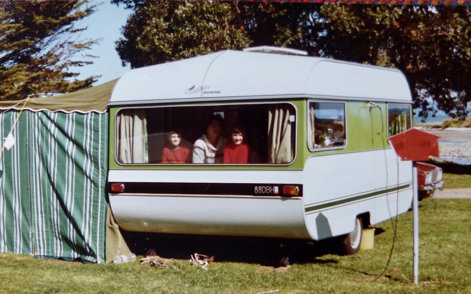 1965 Zephyr Deluxe Caravan Restoration – zorruno.com
